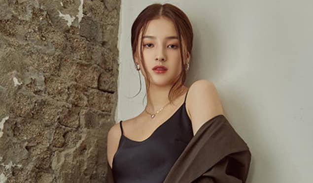 Nancy Momoland lộ clip bị quay lén khi thay đồ & lộ ảnh vếu căng sữa