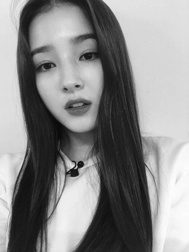 Nancy Momoland lộ clip bị quay lén khi thay đồ & lộ ảnh vếu căng sữa
